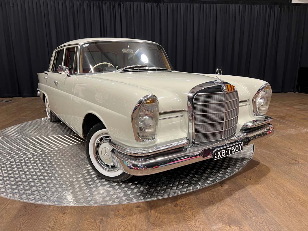FEATURE 1963 MERCEDES BENZ 220S JUST CARS feature-1963-mercedes-benz-220s-just-cars